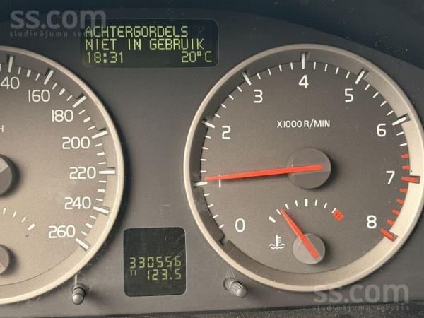 Volvo S40 2004 Rīga, ar dzinēja tilpumu 1.80 L un nobraukumu 331 tūkst. km par 1200 €, foto 7 vietnē AUTOMOTO.COM.LV