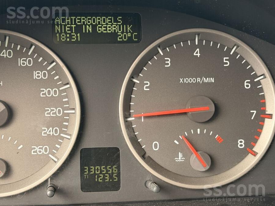 Volvo S40 2004 in Riga, with an engine capacity of 1.80 L and mileage of 331 thousand km for 1200 €, photo 8 on AUTOMOTO.COM.LV