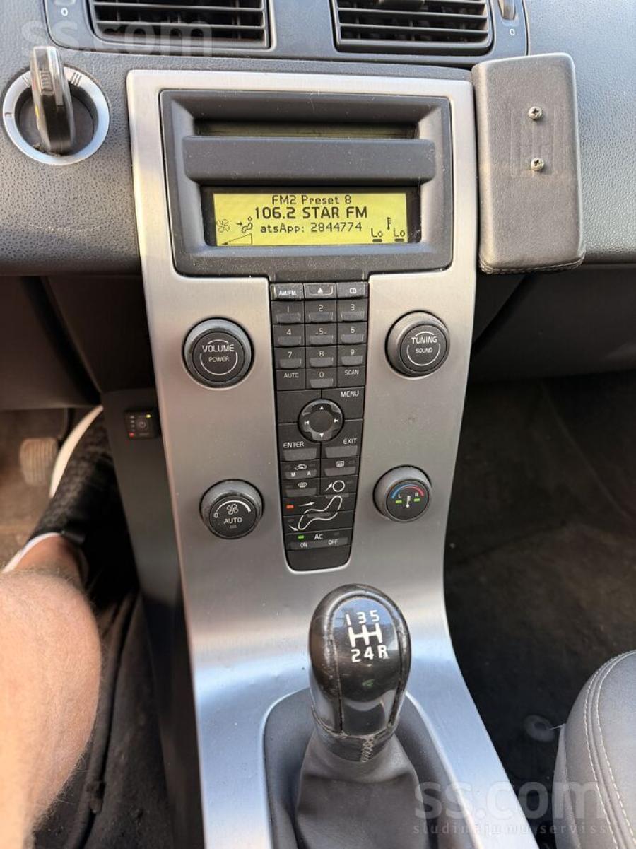Volvo S40 2004 in Riga, with an engine capacity of 1.80 L and mileage of 331 thousand km for 1200 €, photo 10 on AUTOMOTO.COM.LV