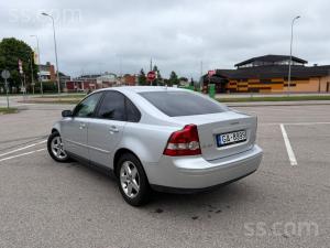 Volvo S40 2004 Rīga, ar dzinēja tilpumu 2.00 L un nobraukumu 343 tūkst. km par 1050 €, foto 5 vietnē AUTOMOTO.COM.LV
