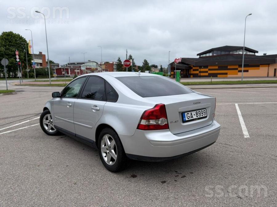 Volvo S40 2004 Rīga, ar dzinēja tilpumu 2.00 L un nobraukumu 343 tūkst. km par 1050 €, foto 5 vietnē AUTOMOTO.COM.LV