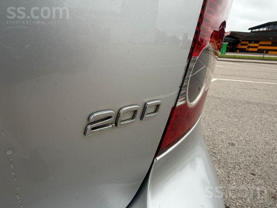 Volvo S40 2004 Rīga, ar dzinēja tilpumu 2.00 L un nobraukumu 343 tūkst. km par 1050 €, foto 6 vietnē AUTOMOTO.COM.LV