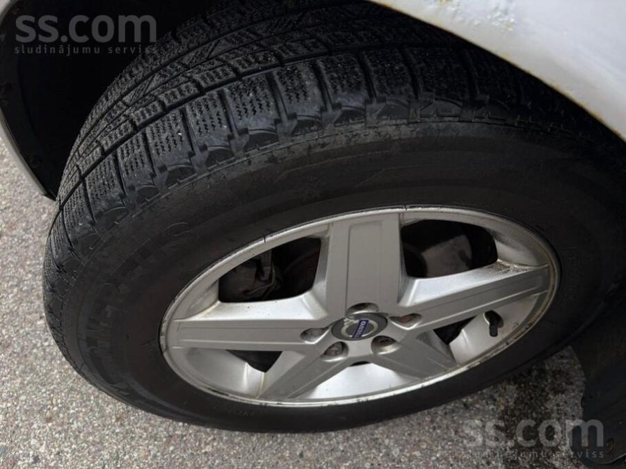 Volvo S40 2004 Rīga, ar dzinēja tilpumu 2.00 L un nobraukumu 343 tūkst. km par 1050 €, foto 7 vietnē AUTOMOTO.COM.LV
