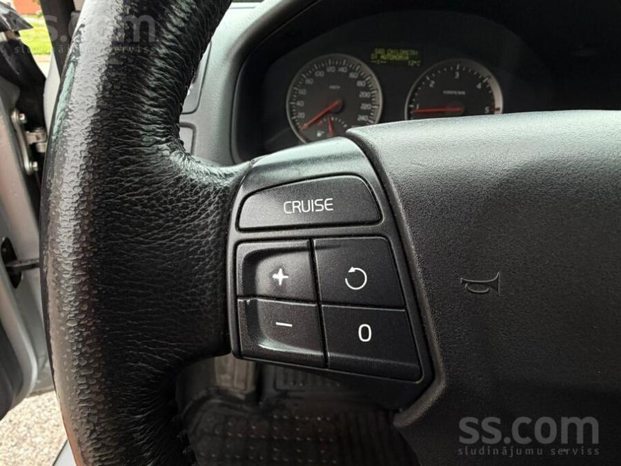 Volvo S40 2004 Rīga, ar dzinēja tilpumu 2.00 L un nobraukumu 343 tūkst. km par 1050 €, foto 13 vietnē AUTOMOTO.COM.LV