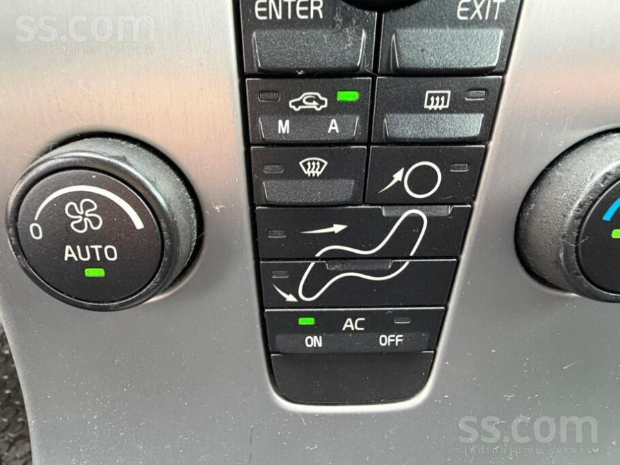 Volvo S40 2004 Rīga, ar dzinēja tilpumu 2.00 L un nobraukumu 343 tūkst. km par 1050 €, foto 14 vietnē AUTOMOTO.COM.LV