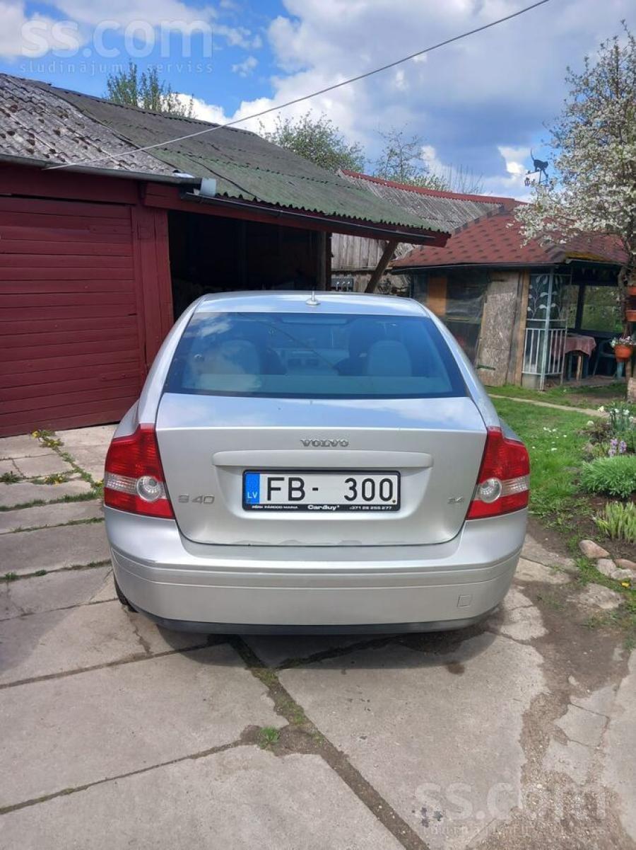 Volvo S40 2004 in Kuldiga, with an engine capacity of 2.40 L and mileage of 310 thousand km for 1995 €, photo 6 on AUTOMOTO.COM.LV