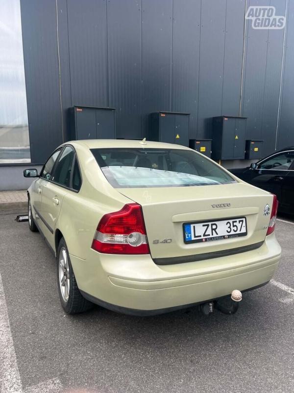 Volvo S40 2004 Viļņa, ar dzinēja tilpumu 2.40 L un nobraukumu 320 tūkst. km par 700 €, foto 3 vietnē AUTOMOTO.COM.LV
