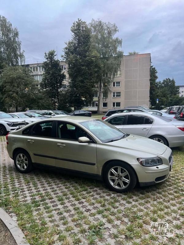 Volvo S40 2004 Viļņa, ar dzinēja tilpumu 2.40 L un nobraukumu 320 tūkst. km par 700 €, foto 7 vietnē AUTOMOTO.COM.LV