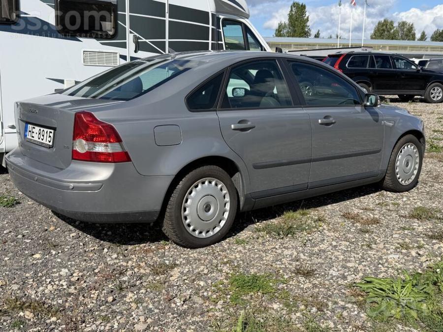 Volvo S40 2004 in Riga, with an engine capacity of 2.40 L and mileage of 309 thousand km for 590 €, photo 5 on AUTOMOTO.COM.LV