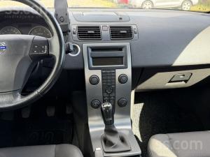 Volvo S40 2004 in Riga, with an engine capacity of 2.40 L and mileage of 309 thousand km for 590 €, photo 9 on AUTOMOTO.COM.LV