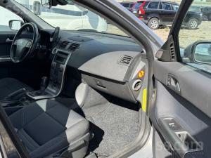 Volvo S40 2004 in Riga, with an engine capacity of 2.40 L and mileage of 309 thousand km for 590 €, photo 10 on AUTOMOTO.COM.LV