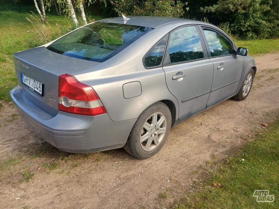 Volvo S40 2004 Viļņa, ar dzinēja tilpumu 2.00 L un nobraukumu 364 tūkst. km par 1400 €, foto 6 vietnē AUTOMOTO.COM.LV