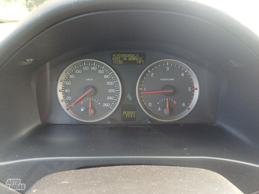 Volvo S40 2004 Viļņa, ar dzinēja tilpumu 2.00 L un nobraukumu 364 tūkst. km par 1400 €, foto 17 vietnē AUTOMOTO.COM.LV