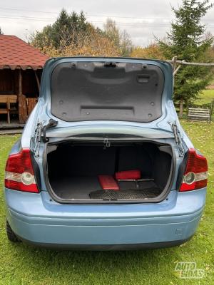 Volvo S40 2004 in Kelme, with an engine capacity of 2.00 L and mileage of 375 thousand km for 1100 €, photo 3 on AUTOMOTO.COM.LV