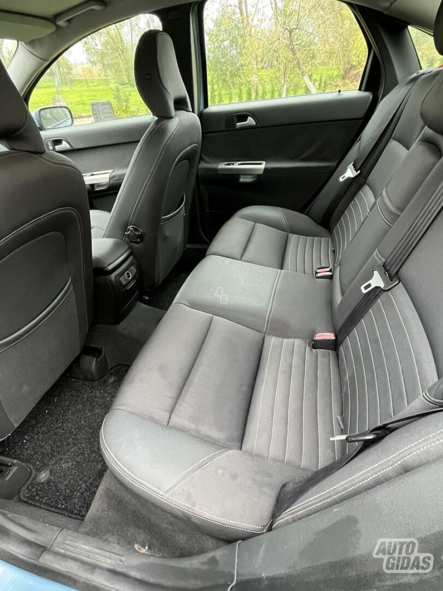 Volvo S40 2004 in Kelme, with an engine capacity of 2.00 L and mileage of 375 thousand km for 1100 €, photo 5 on AUTOMOTO.COM.LV