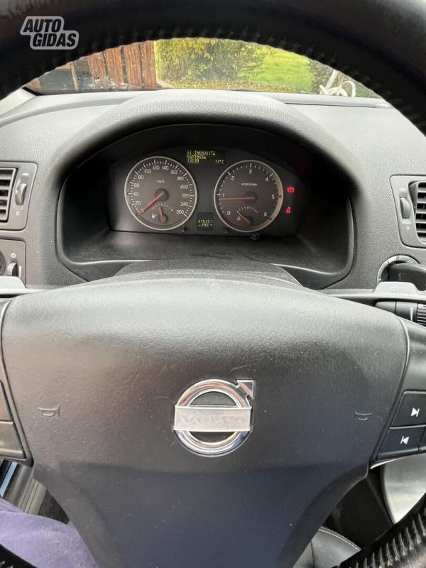 Volvo S40 2004 in Kelme, with an engine capacity of 2.00 L and mileage of 375 thousand km for 1100 €, photo 7 on AUTOMOTO.COM.LV