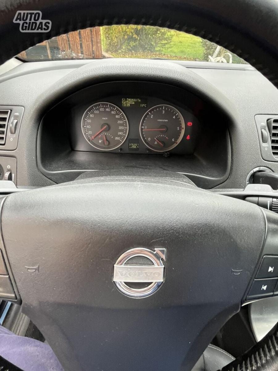 Volvo S40 2004 in Kelme, with an engine capacity of 2.00 L and mileage of 375 thousand km for 1100 €, photo 7 on AUTOMOTO.COM.LV