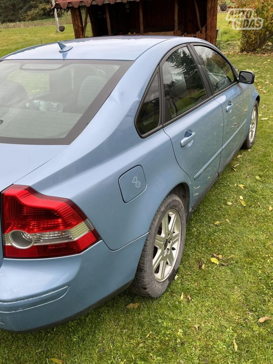 Volvo S40 2004 in Kelme, with an engine capacity of 2.00 L and mileage of 375 thousand km for 1100 €, photo 11 on AUTOMOTO.COM.LV
