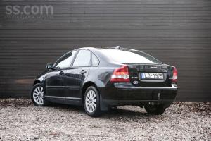 Volvo S40 2005 in Riga, with an engine capacity of 2.00 L and mileage of 0 thousand km for 2300 €, photo 4 on AUTOMOTO.COM.LV