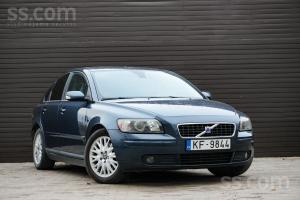 Volvo S40 2005 in Riga, with an engine capacity of 2.00 L and mileage of 303 thousand km for 2890 €, photo 2 on AUTOMOTO.COM.LV