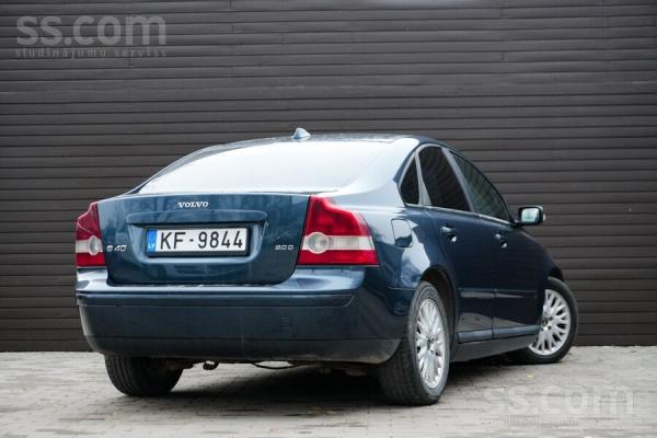 Volvo S40 2005 in Riga, with an engine capacity of 2.00 L and mileage of 303 thousand km for 2890 €, photo 3 on AUTOMOTO.COM.LV