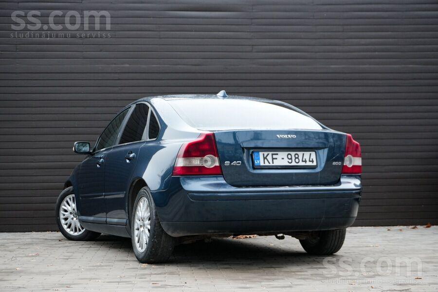 Volvo S40 2005 in Riga, with an engine capacity of 2.00 L and mileage of 303 thousand km for 2890 €, photo 4 on AUTOMOTO.COM.LV