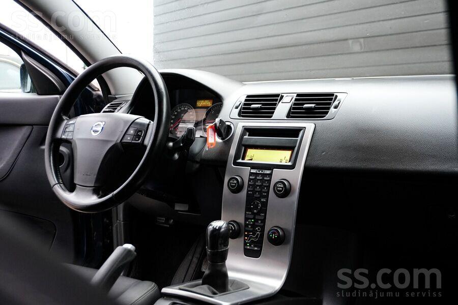 Volvo S40 2005 in Riga, with an engine capacity of 2.00 L and mileage of 303 thousand km for 2890 €, photo 5 on AUTOMOTO.COM.LV