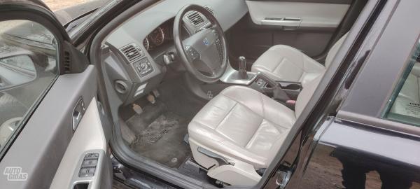 Volvo S40 2005 in Kaunas, with an engine capacity of 2.40 L and mileage of 298 thousand km for 2000 €, photo 5 on AUTOMOTO.COM.LV