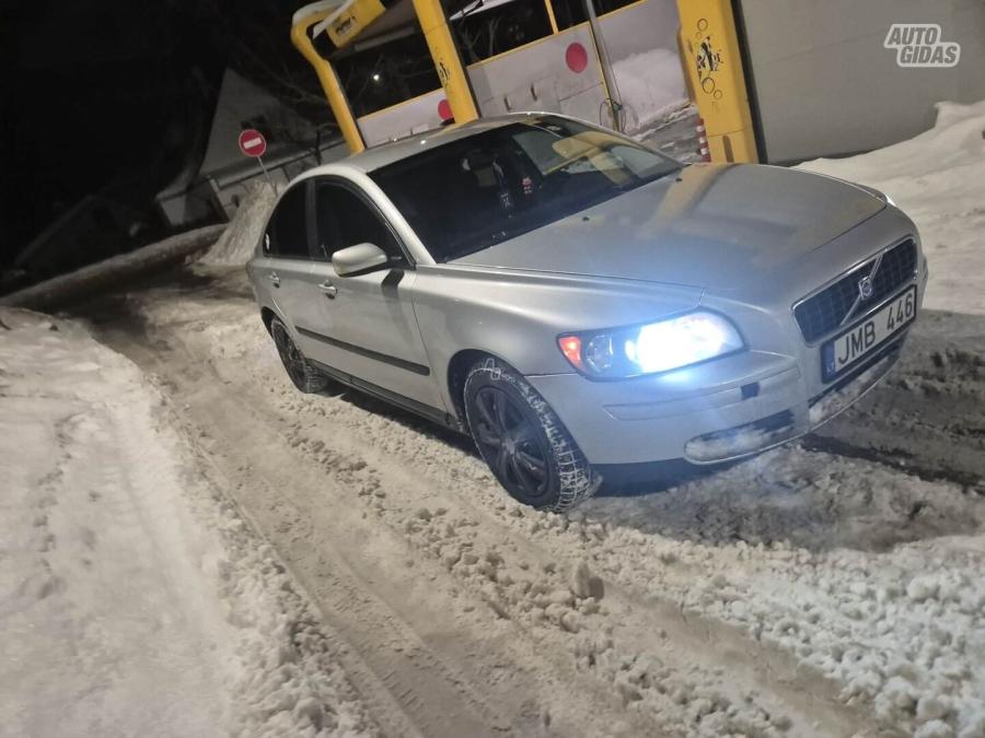 Volvo S40 2005 Šilalė, ar dzinēja tilpumu 2.00 L un nobraukumu 300 tūkst. km par 1000 €, foto 2 vietnē AUTOMOTO.COM.LV