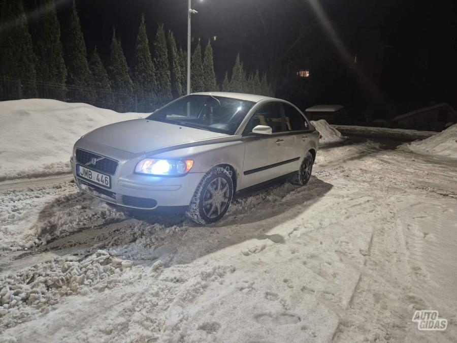Volvo S40 2005 Šilalė, ar dzinēja tilpumu 2.00 L un nobraukumu 300 tūkst. km par 1000 €, foto 4 vietnē AUTOMOTO.COM.LV