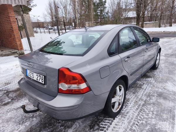 Volvo S40 2005 in Taurage, with an engine capacity of 2.00 L and mileage of 259 thousand km for 1850 €, photo 4 on AUTOMOTO.COM.LV