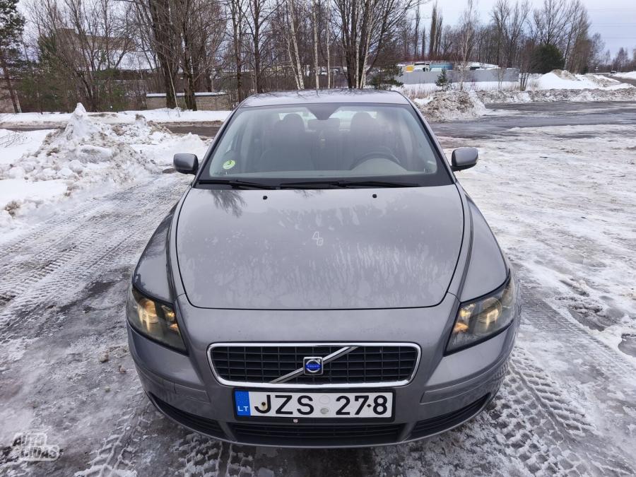 Volvo S40 2005 Tauragė, ar dzinēja tilpumu 2.00 L un nobraukumu 259 tūkst. km par 1850 €, foto 5 vietnē AUTOMOTO.COM.LV