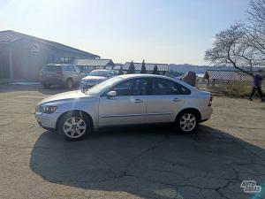 Volvo S40 2005 in Vilnius, with an engine capacity of 2.40 L and mileage of 280 thousand km for 1499 €, photo 5 on AUTOMOTO.COM.LV
