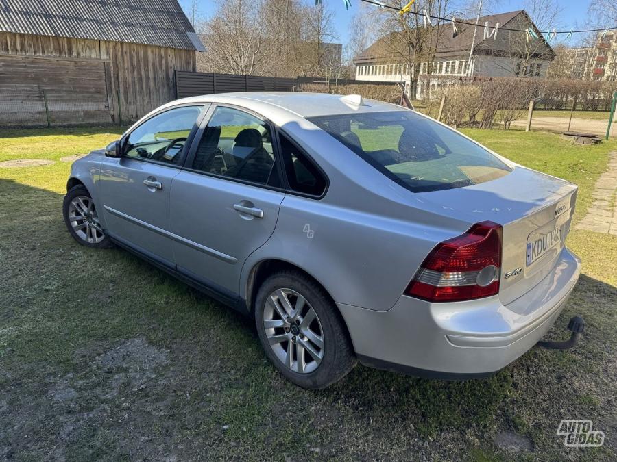 Volvo S40 2005 in Plunge, with an engine capacity of 2.00 L and mileage of 313 thousand km for 950 €, photo 3 on AUTOMOTO.COM.LV