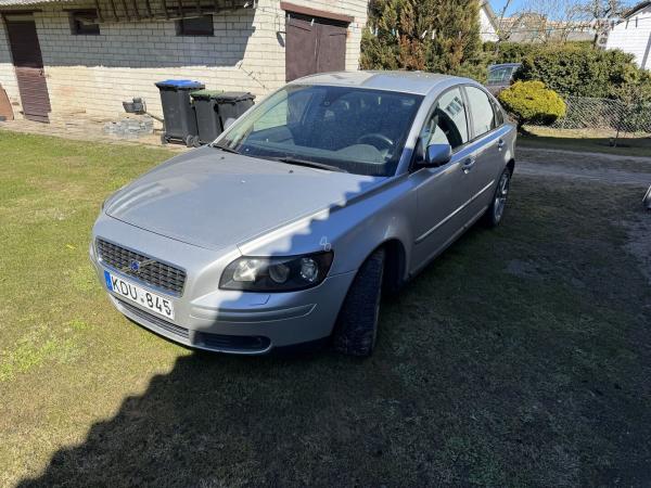 Volvo S40 2005 in Plunge, with an engine capacity of 2.00 L and mileage of 313 thousand km for 950 €, photo 6 on AUTOMOTO.COM.LV
