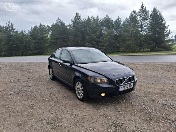 Volvo S40 2005 Viļņa, ar dzinēja tilpumu 1.60 L un nobraukumu 336 tūkst. km par 890 €, foto 2 vietnē AUTOMOTO.COM.LV