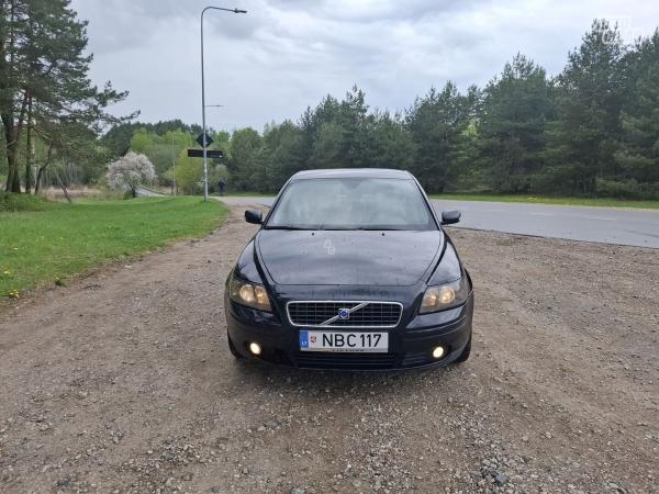 Volvo S40 2005 Viļņa, ar dzinēja tilpumu 1.60 L un nobraukumu 336 tūkst. km par 890 €, foto 3 vietnē AUTOMOTO.COM.LV