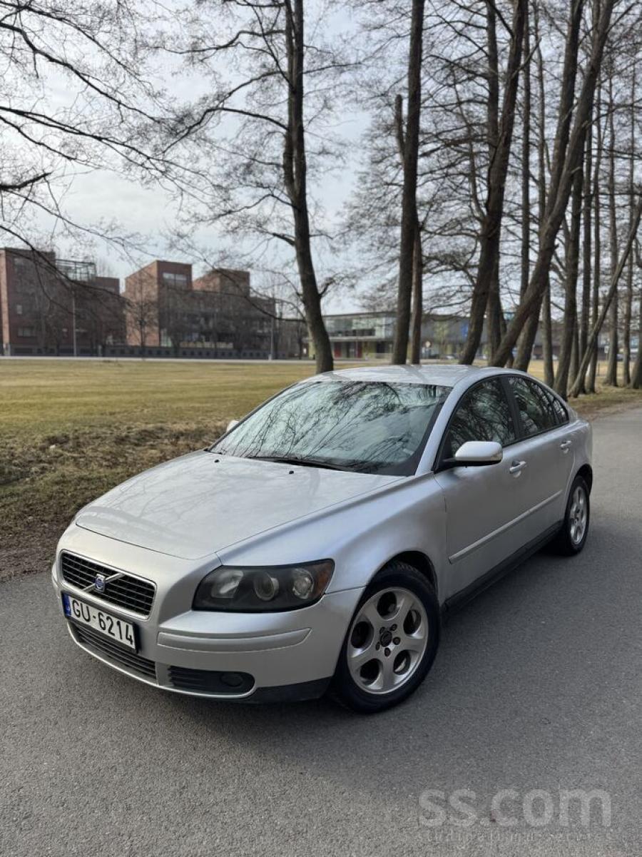 Volvo S40 2005 in Liepaja, with an engine capacity of 2.00 L and mileage of 390 thousand km for 950 €, photo 1 on AUTOMOTO.COM.LV