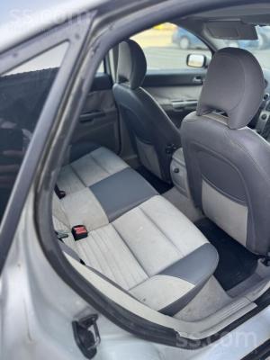 Volvo S40 2005 in Liepaja, with an engine capacity of 2.00 L and mileage of 390 thousand km for 950 €, photo 6 on AUTOMOTO.COM.LV