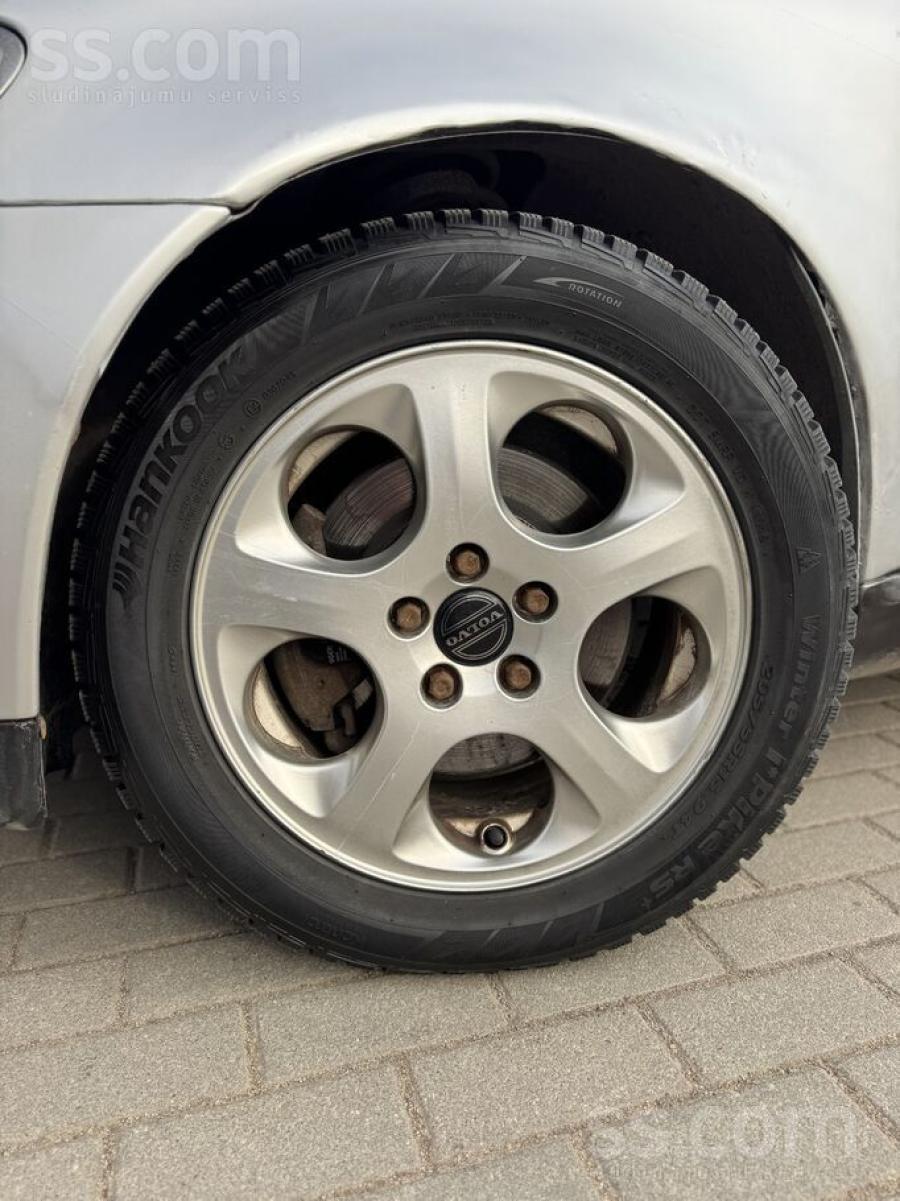 Volvo S40 2005 in Liepaja, with an engine capacity of 2.00 L and mileage of 390 thousand km for 950 €, photo 8 on AUTOMOTO.COM.LV