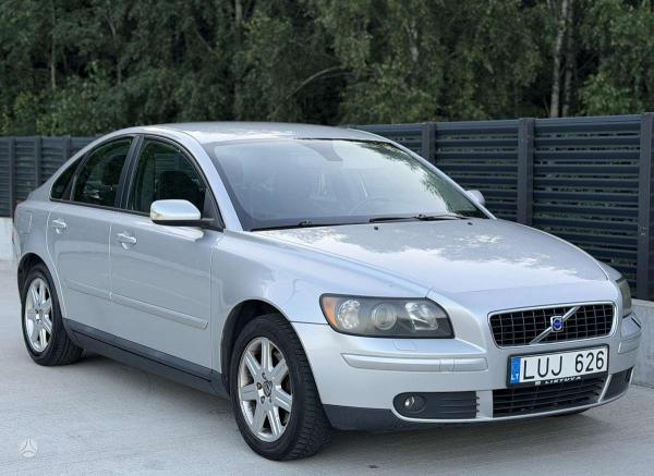 Volvo S40 2005 in Vilnius, with an engine capacity of 2.00 L and mileage of 279 thousand km for 850 €, photo 2 on AUTOMOTO.COM.LV
