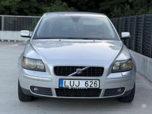 Volvo S40 2005 in Vilnius, with an engine capacity of 2.00 L and mileage of 279 thousand km for 850 €, photo 4 on AUTOMOTO.COM.LV