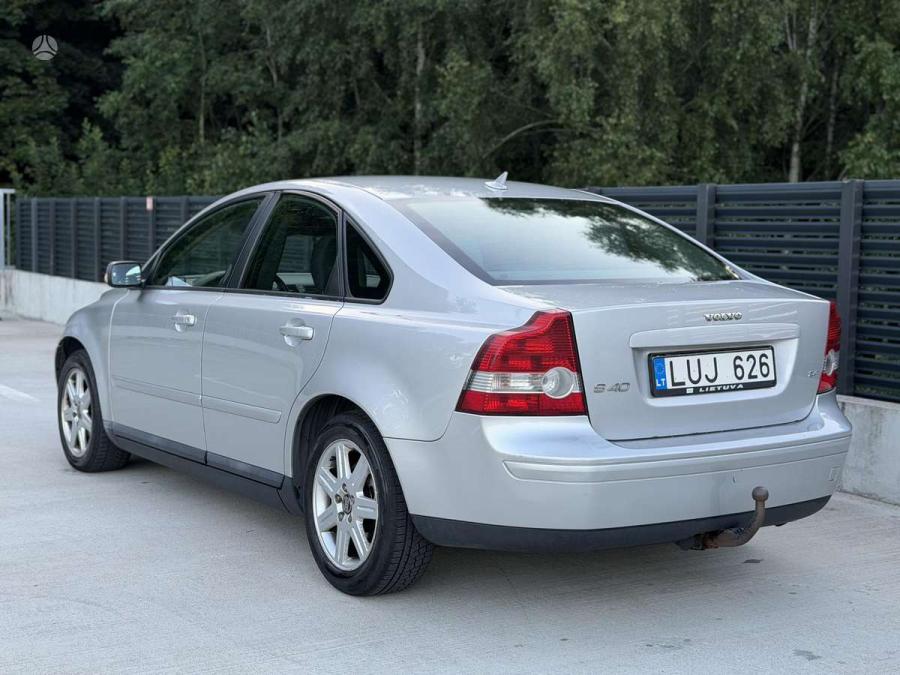 Volvo S40 2005 in Vilnius, with an engine capacity of 2.00 L and mileage of 279 thousand km for 850 €, photo 5 on AUTOMOTO.COM.LV