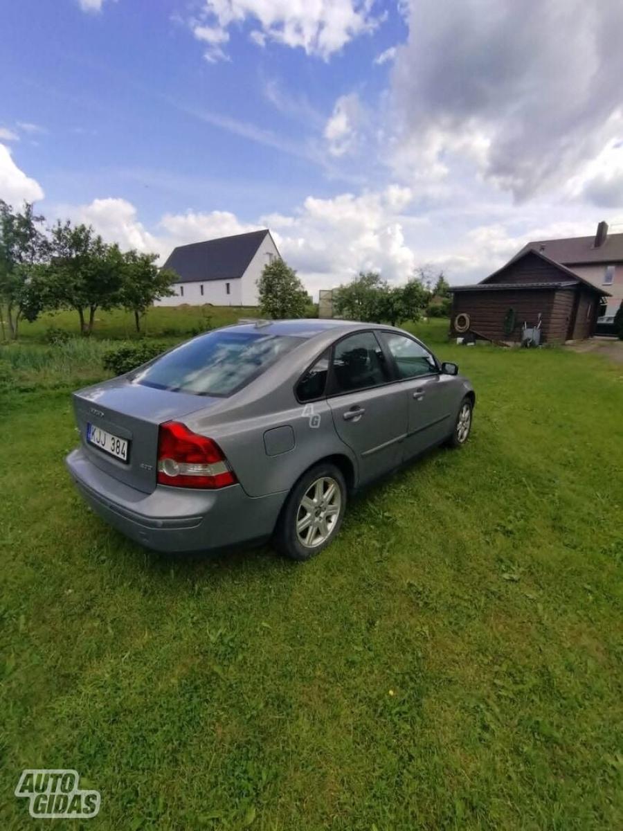 Volvo S40 2005 Viļņa, ar dzinēja tilpumu 2.00 L un nobraukumu 324 tūkst. km par 1100 €, foto 1 vietnē AUTOMOTO.COM.LV