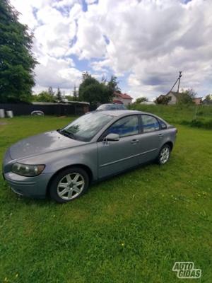 Volvo S40 2005 Viļņa, ar dzinēja tilpumu 2.00 L un nobraukumu 324 tūkst. km par 1100 €, foto 4 vietnē AUTOMOTO.COM.LV