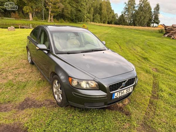 Volvo S40 2005 Tauragė, ar dzinēja tilpumu 2.00 L un nobraukumu 372 tūkst. km par 1000 €, foto 2 vietnē AUTOMOTO.COM.LV
