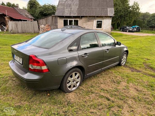 Volvo S40 2005 Tauragė, ar dzinēja tilpumu 2.00 L un nobraukumu 372 tūkst. km par 1000 €, foto 6 vietnē AUTOMOTO.COM.LV