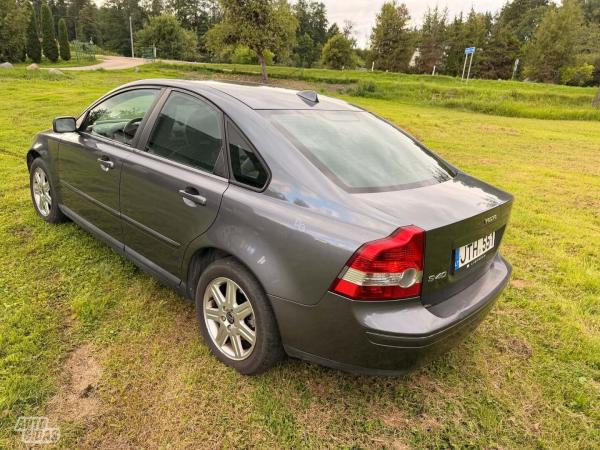 Volvo S40 2005 Tauragė, ar dzinēja tilpumu 2.00 L un nobraukumu 372 tūkst. km par 1000 €, foto 7 vietnē AUTOMOTO.COM.LV