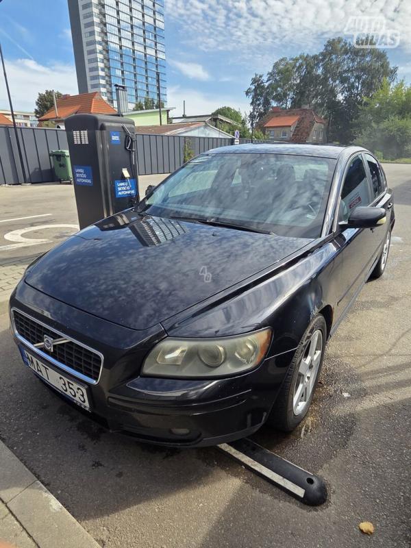 Volvo S40 2005 in Klaipeda, with an engine capacity of 2.00 L and mileage of 354 thousand km for 1650 €, photo 9 on AUTOMOTO.COM.LV