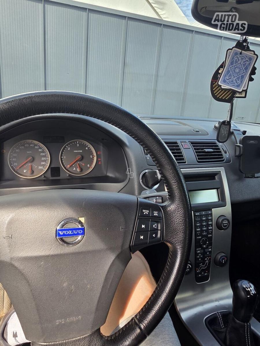 Volvo S40 2005 in Klaipeda, with an engine capacity of 2.00 L and mileage of 354 thousand km for 1650 €, photo 30 on AUTOMOTO.COM.LV